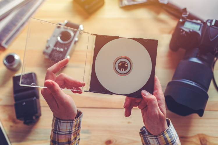 CDとDVDの違いとは？5つの大きな違いや規格の種類を徹底解説 | GYOKKODO